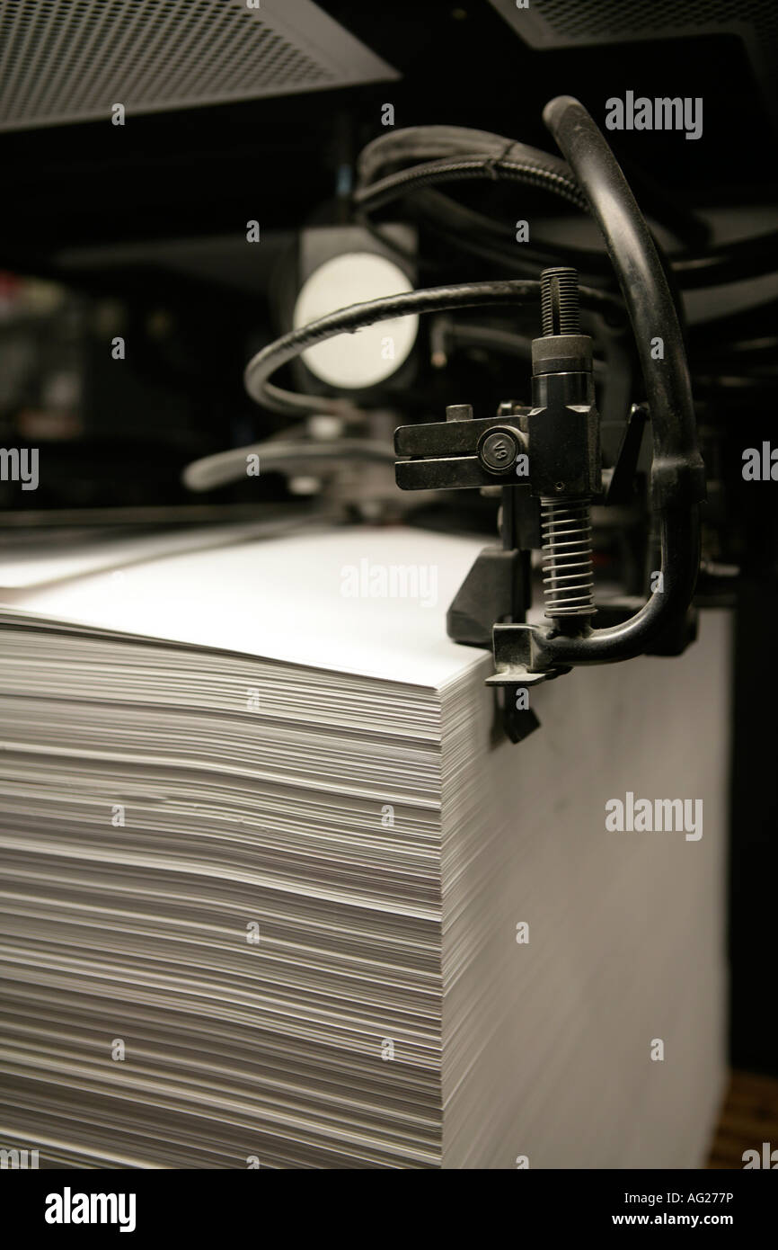 Suction Paper Feed On A Heidelberg Die Stamping Press Stock Photo - Alamy