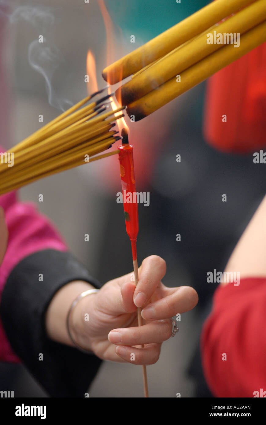 Joss sticks pray wong tai sin temple hi-res stock photography and ...