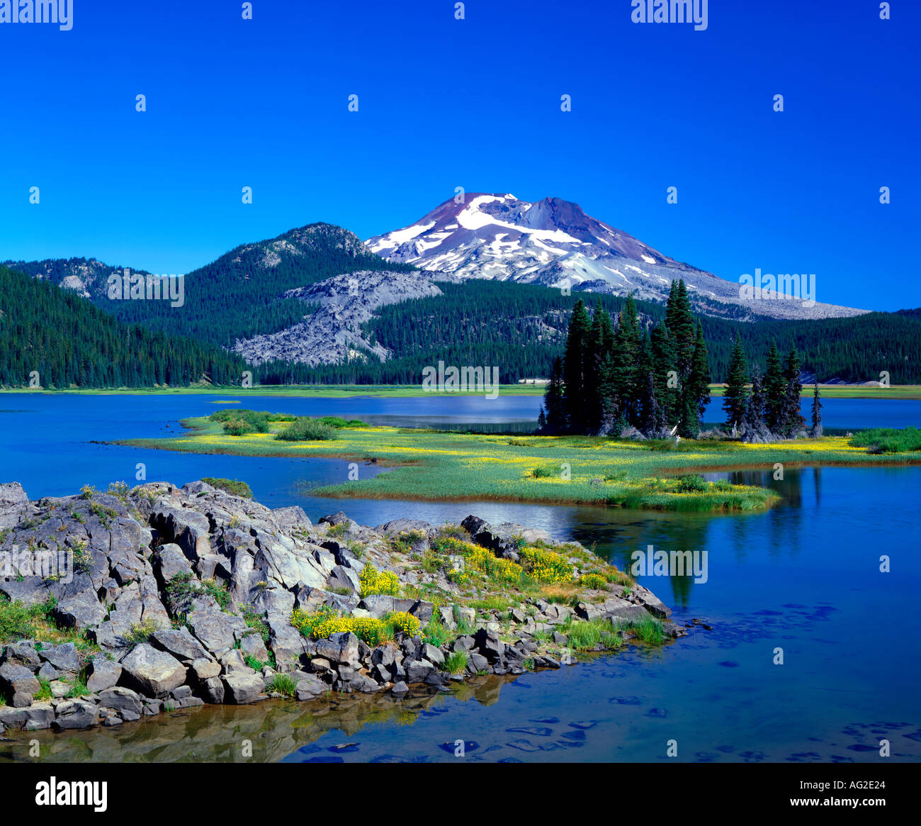 Sparks Lake in the Cascade Mountains South Sister near Bend Oregon USA ...