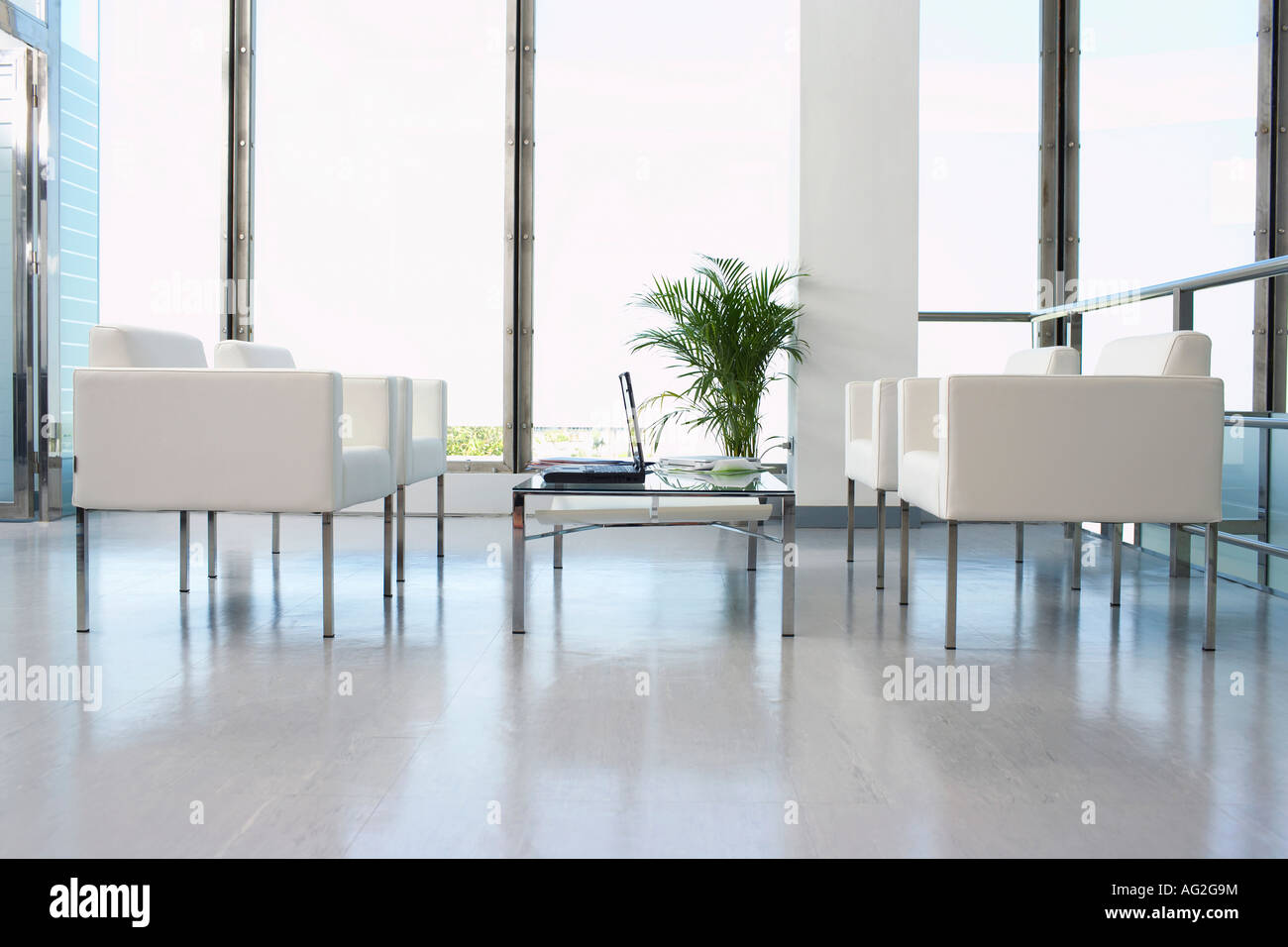 Modern waiting room Stock Photo - Alamy