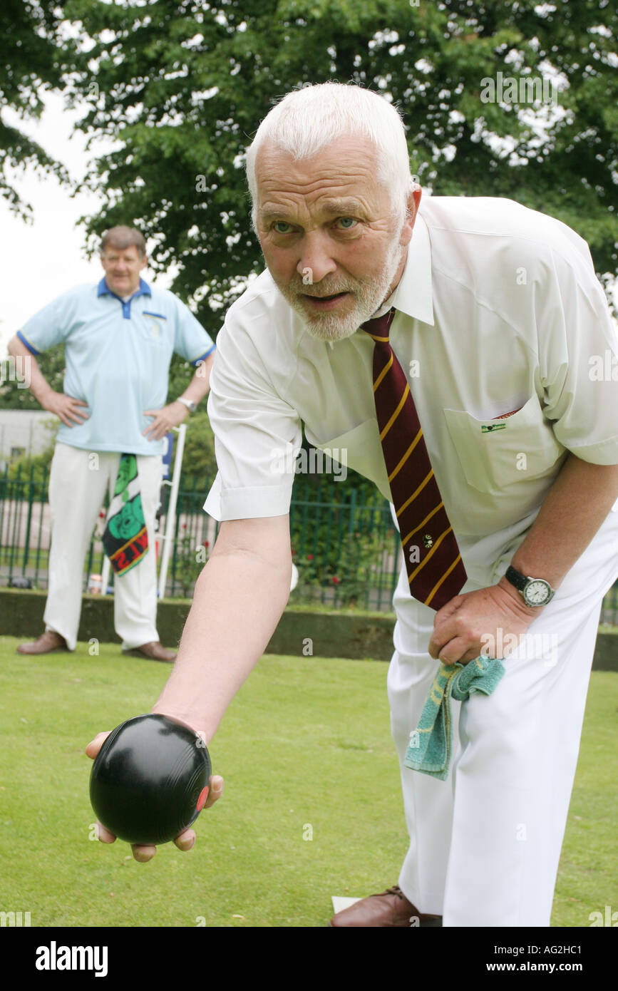 Man playing bowls hi-res stock photography and images - Alamy