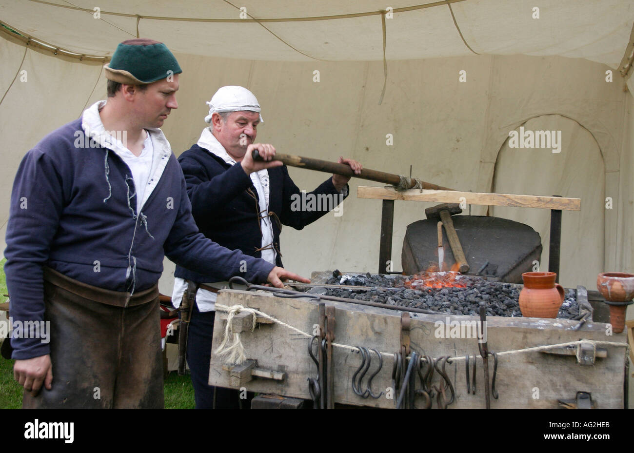 Blacksmiths medieval hi-res stock photography and images - Alamy