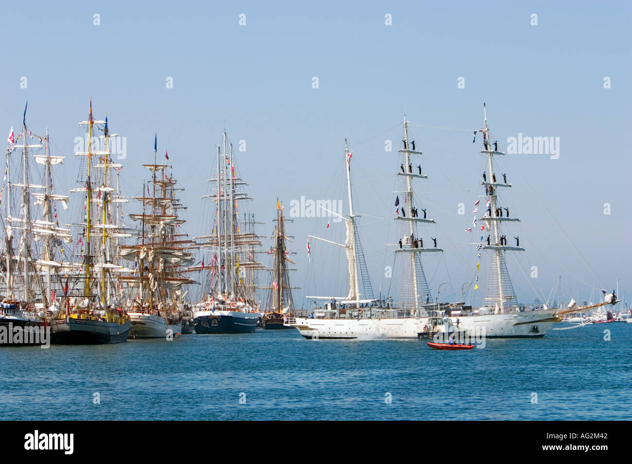 Indian Navy training ship Tarangini approaches Cherbourg Cherborg ...