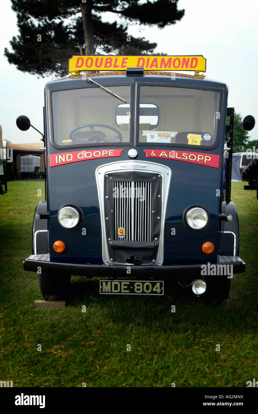 Morris commercial lorry hi-res stock photography and images - Alamy