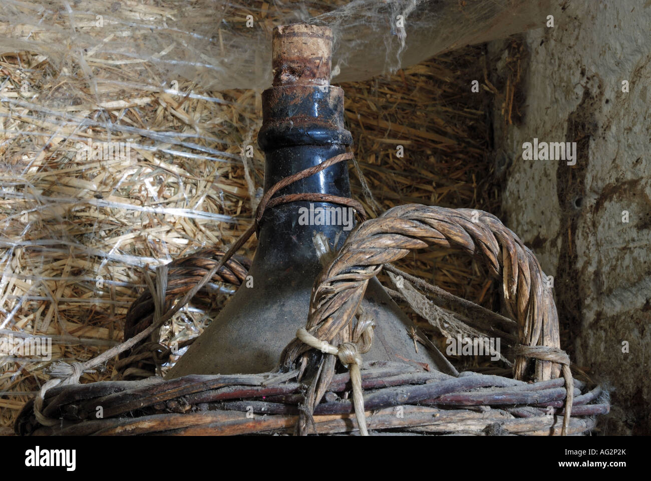 Flask of wine hi-res stock photography and images - Alamy