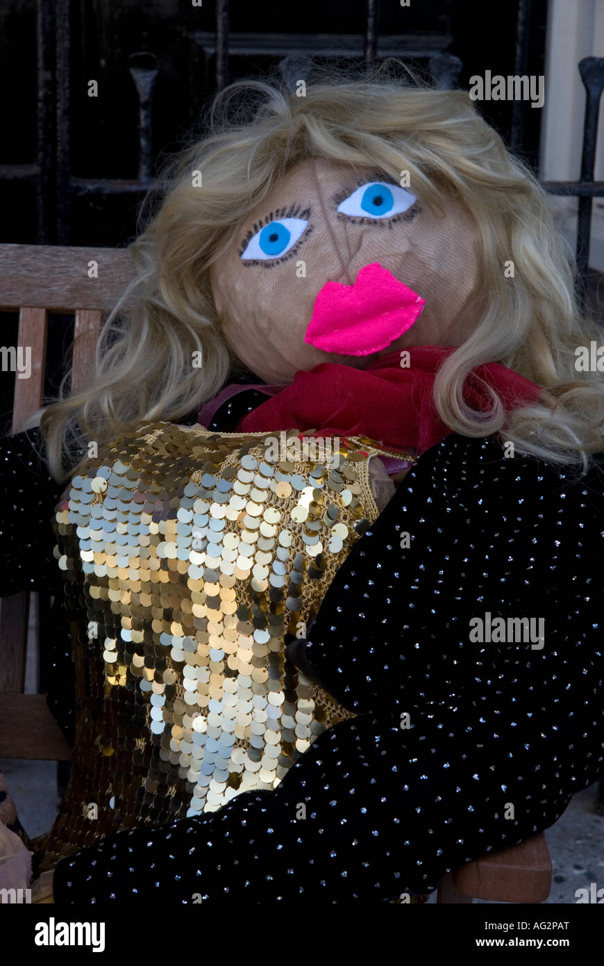 Straw figure hi-res stock photography and images - Alamy