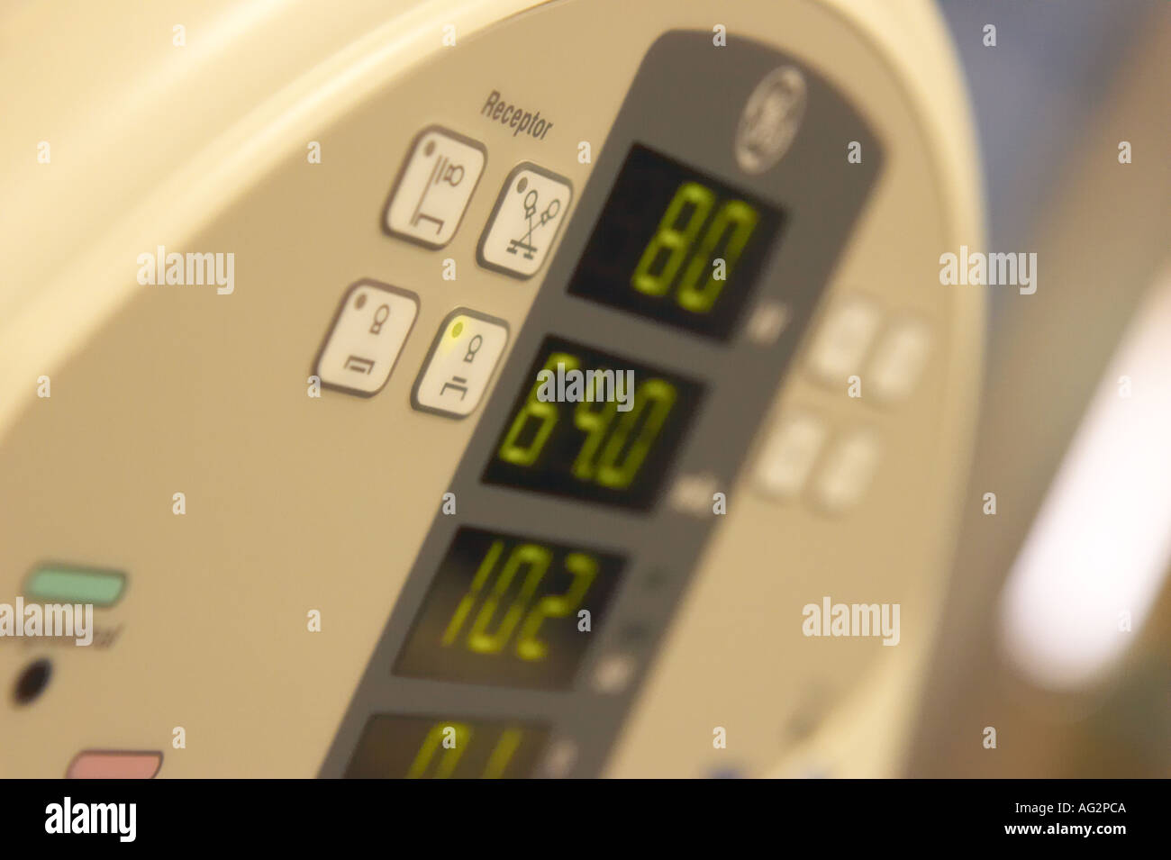 2005 New Medical X Ray Machine Head Stock Photo - Alamy