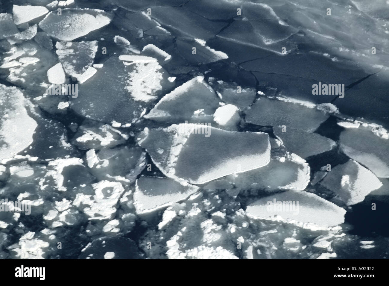 Fragmented sea ice hi-res stock photography and images - Alamy