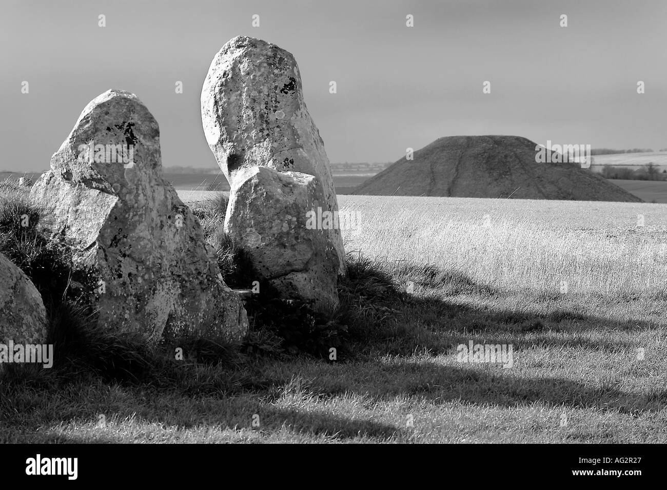 West Kennet Long Barrow Avebury Stock Photo - Alamy