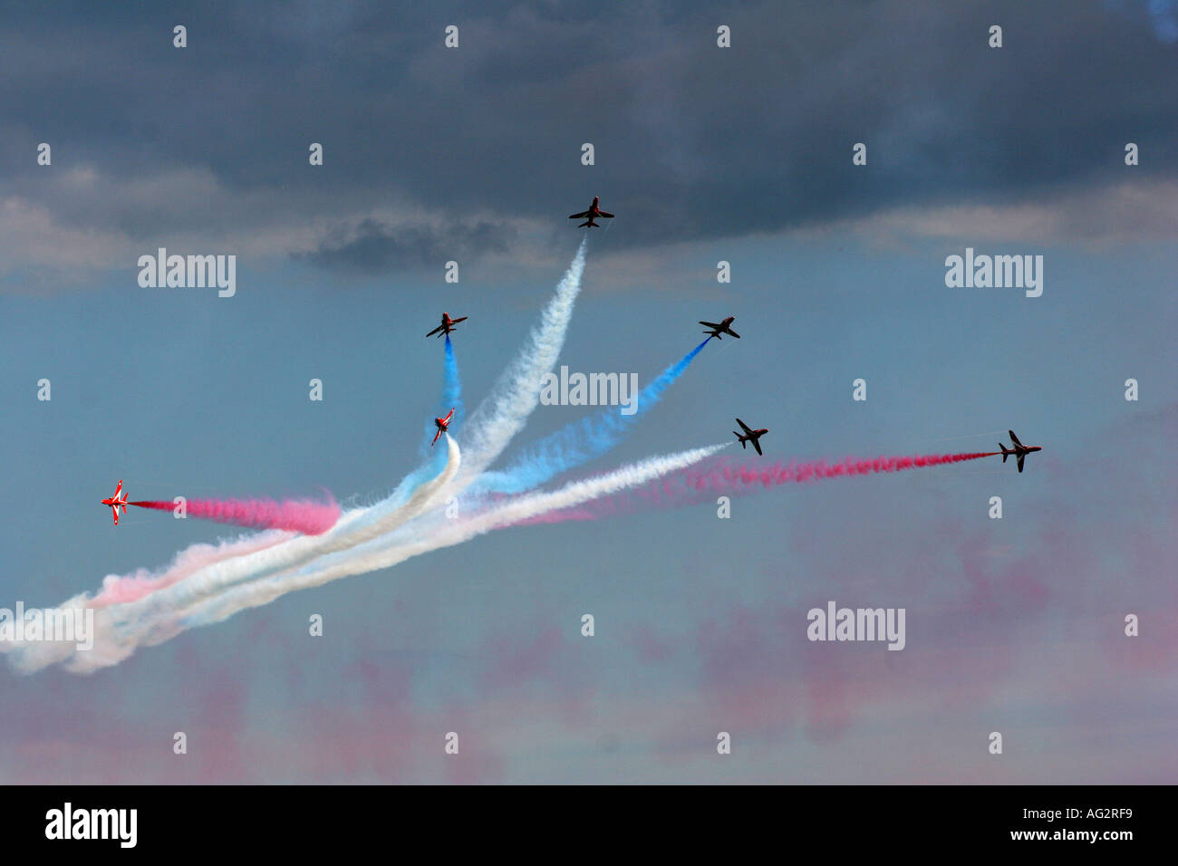 0271 - Red Arrows Break 2 Stock Photo - Alamy