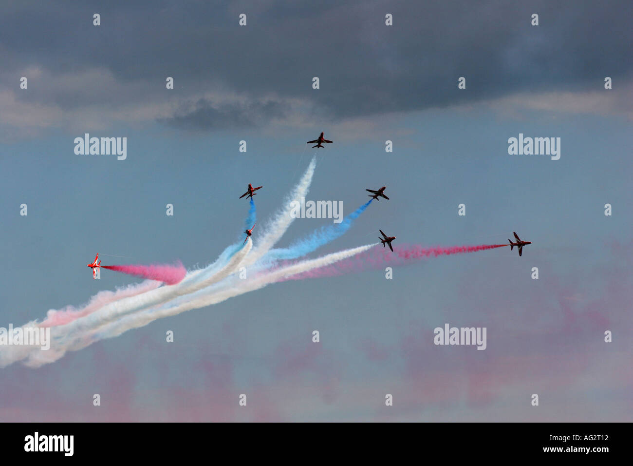 The 5 arrows hi-res stock photography and images - Alamy
