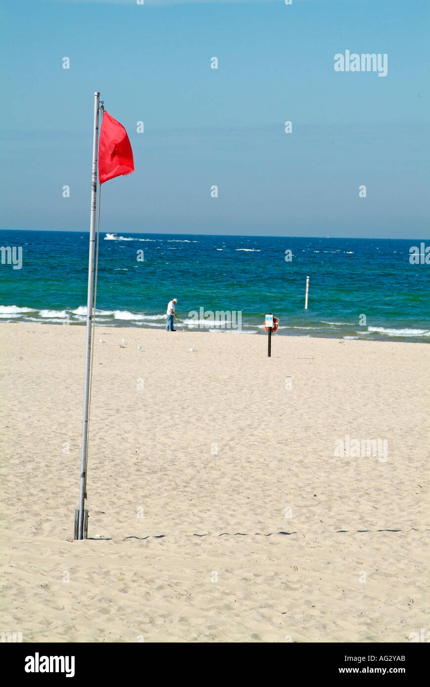 Water pollution signs at beach hi-res stock photography and images - Alamy