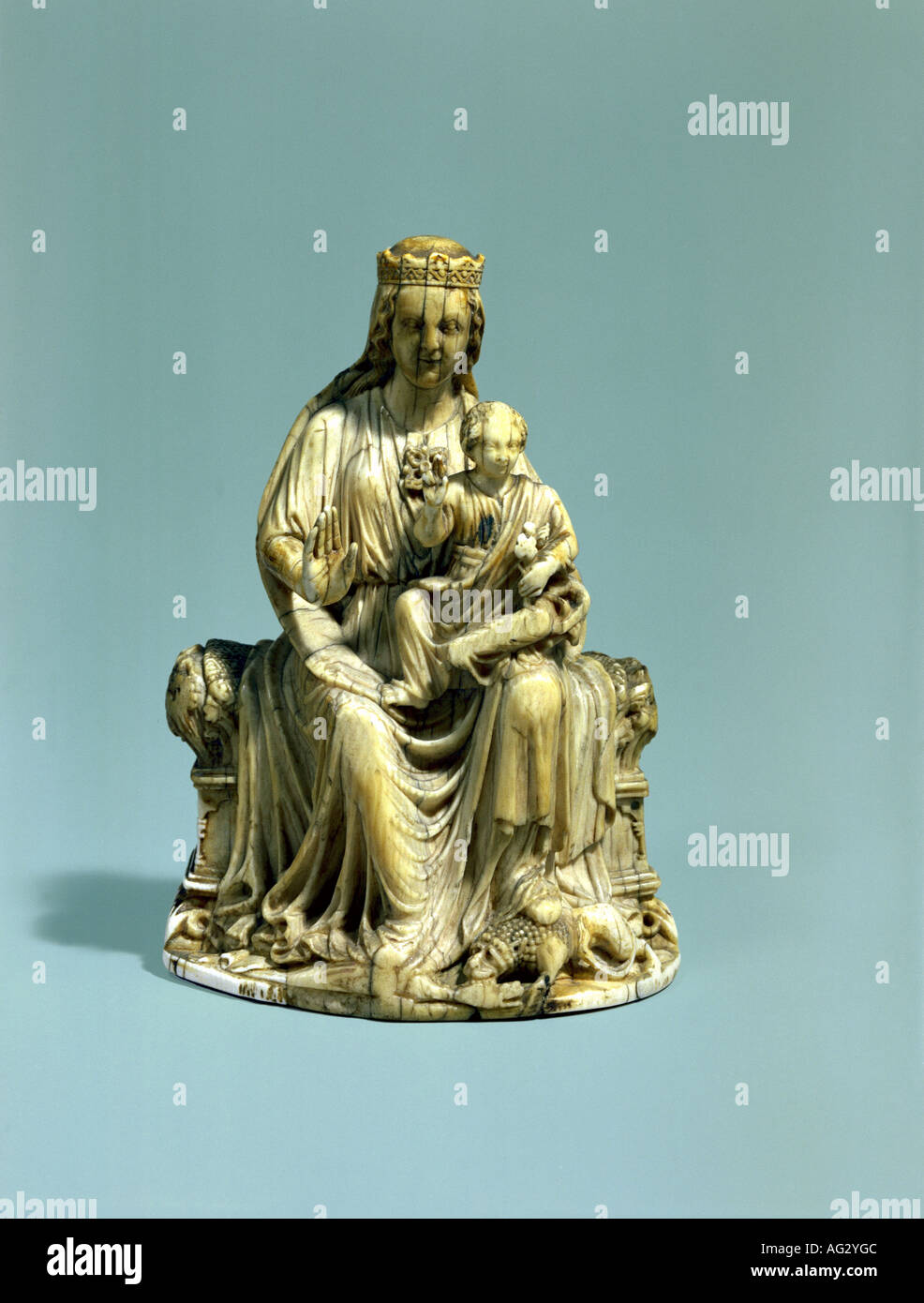Medieval sculpture virgin mary child hi-res stock photography and ...