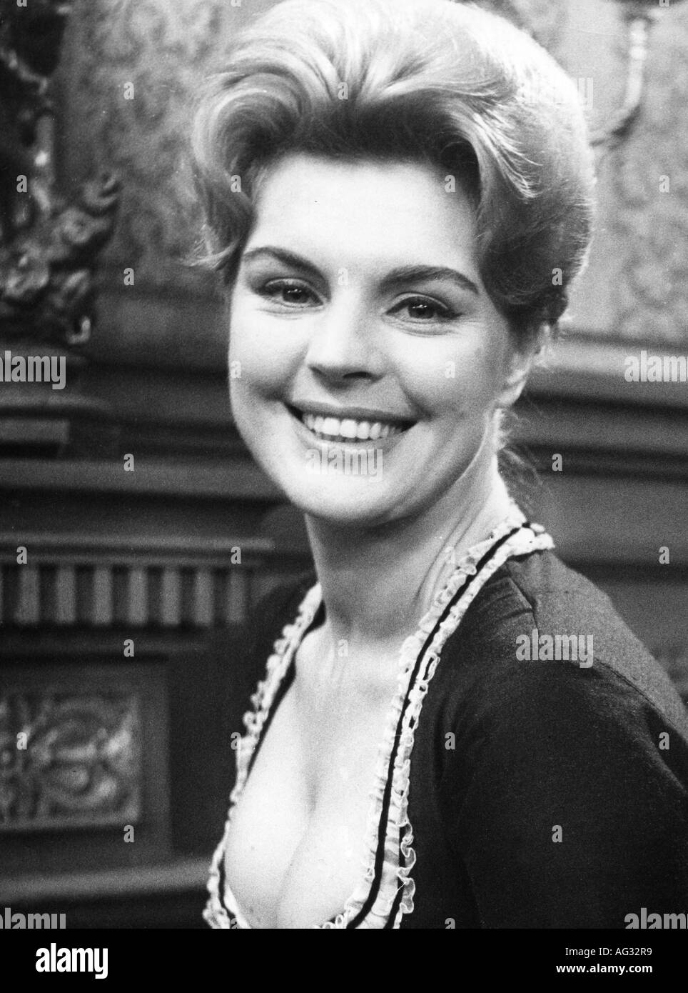 Maybach, Christiane, 14.3.1932 - 12.4.2006, German actress, portrait ...
