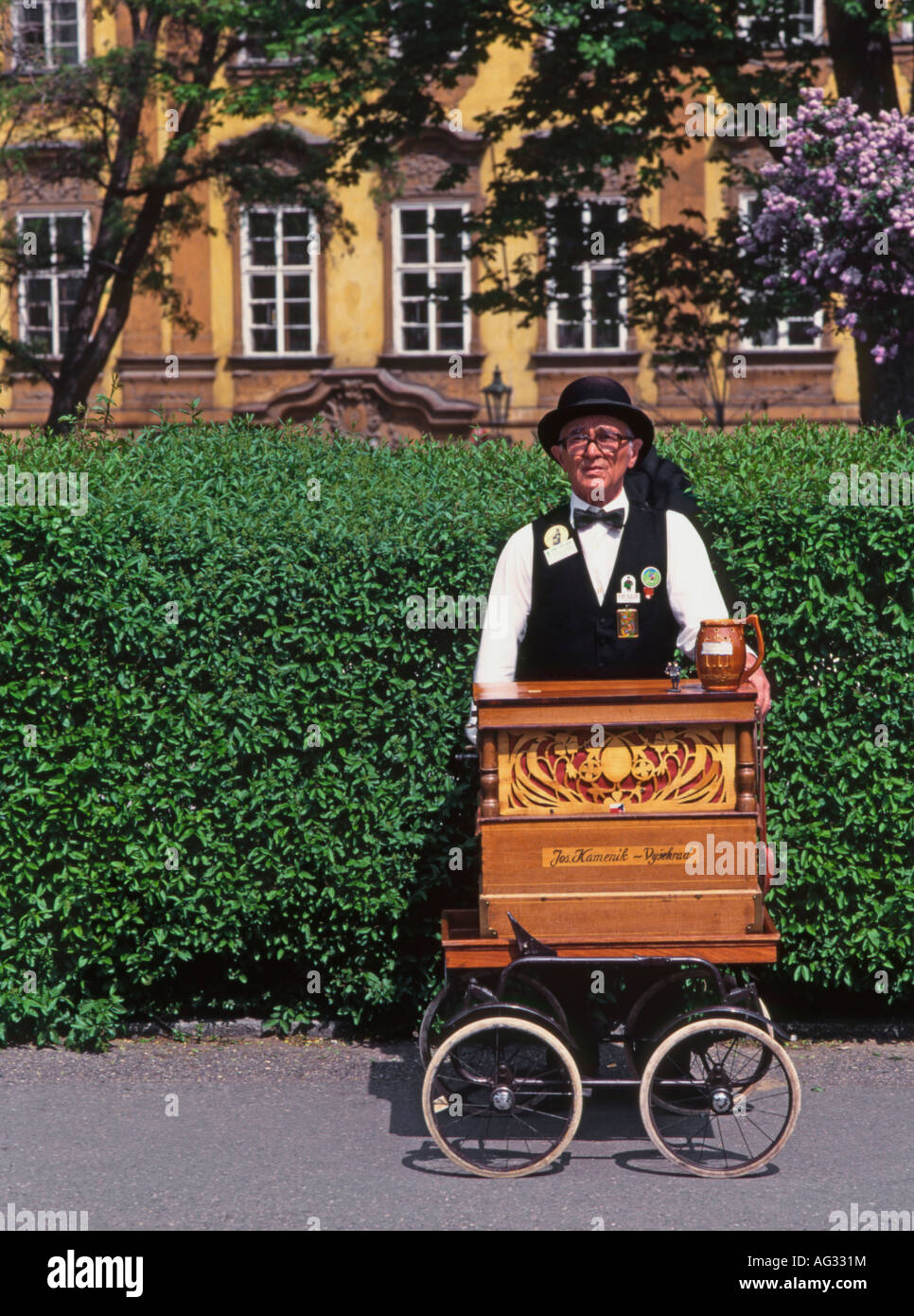 Busking europa hi-res stock photography and images - Alamy
