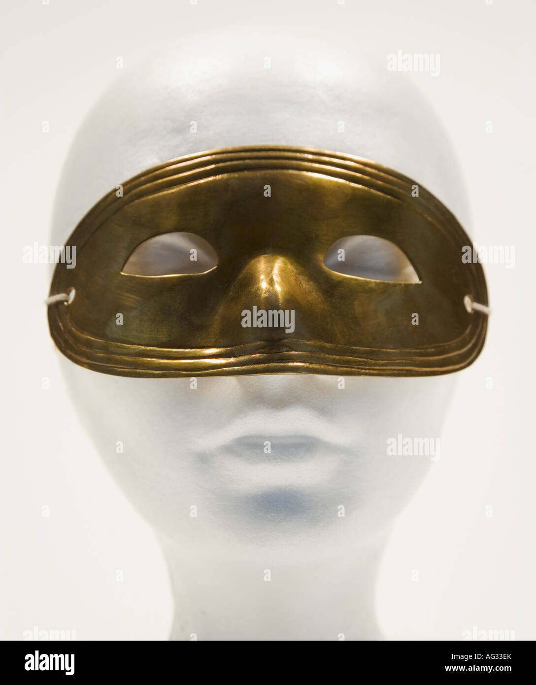 Mannequin wearing mask hi-res stock photography and images - Alamy