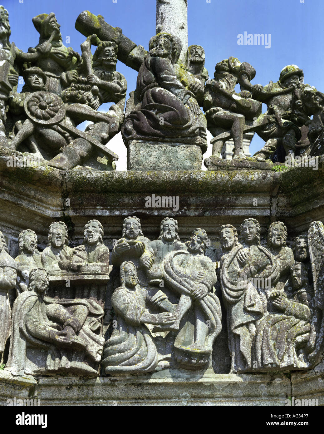 Christ carrying the cross monuments hi-res stock photography and images ...