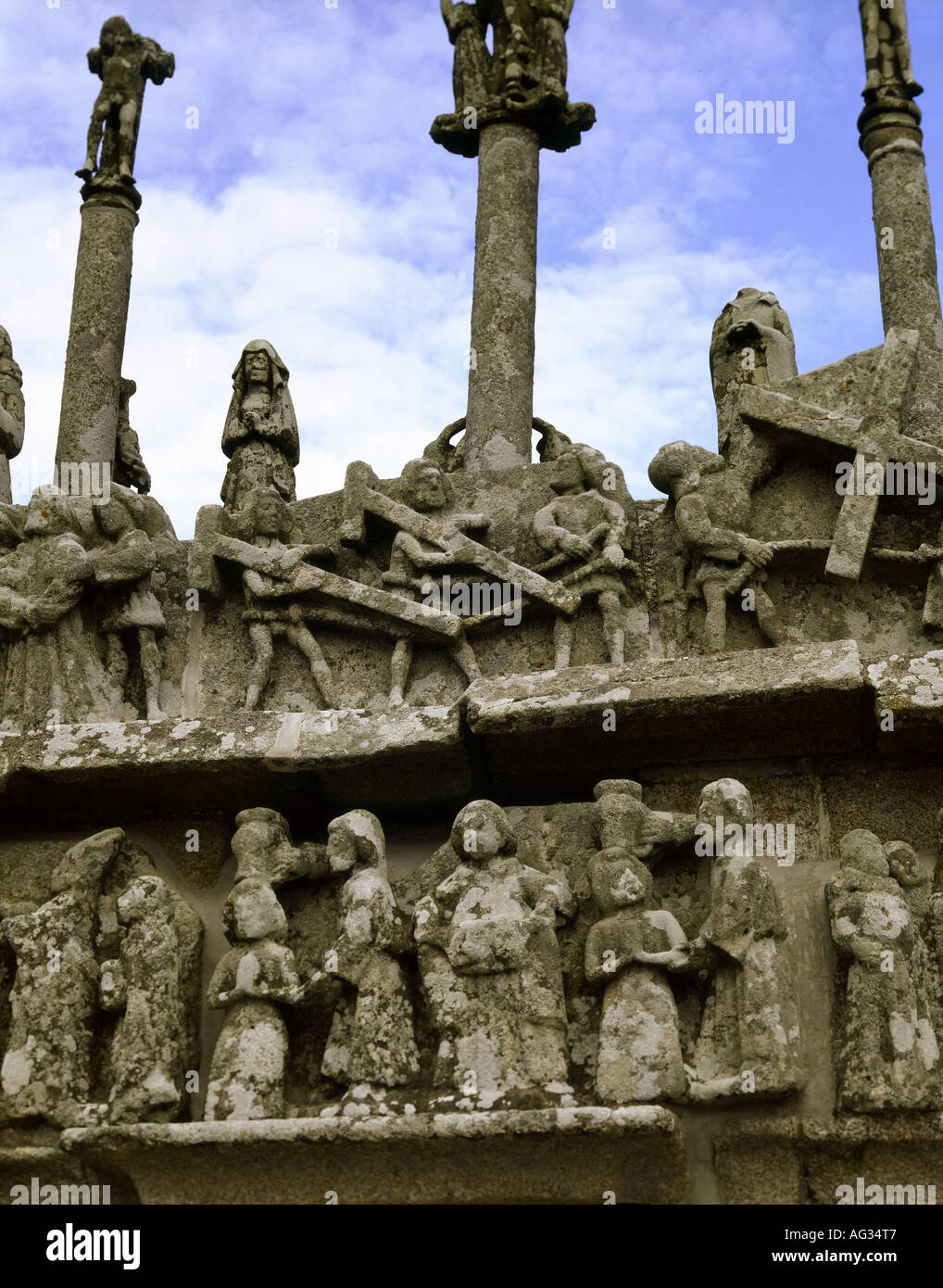 Christ carrying the cross monuments hi-res stock photography and images ...