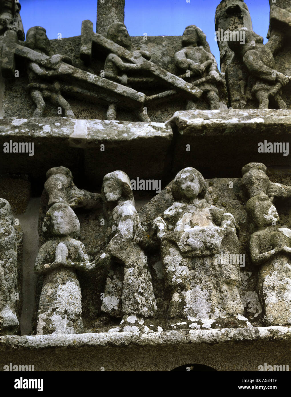 Christ carrying the cross monuments hi-res stock photography and images ...