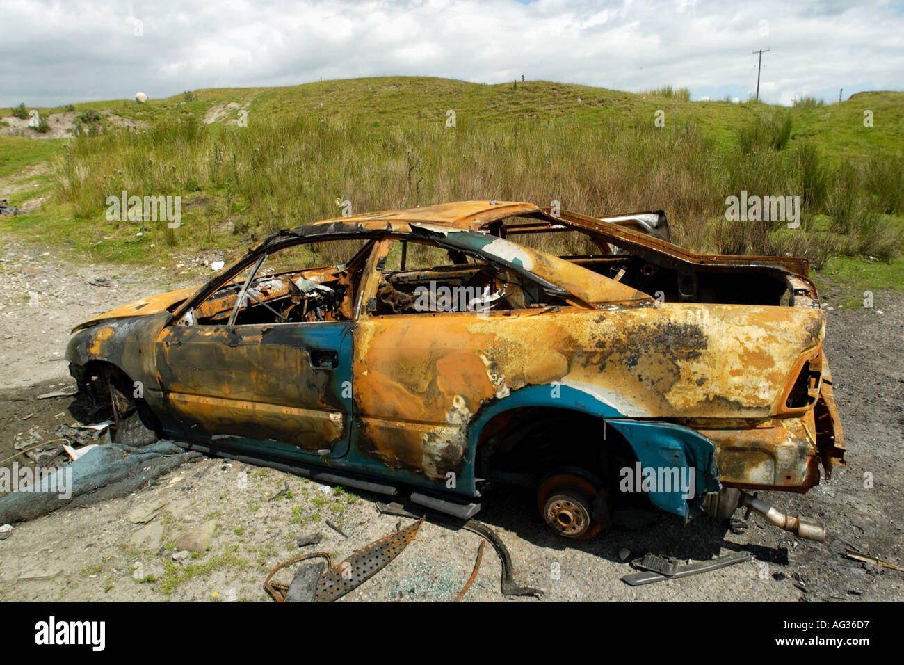 Scrap cars burnt out vandalism hi-res stock photography and images - Alamy