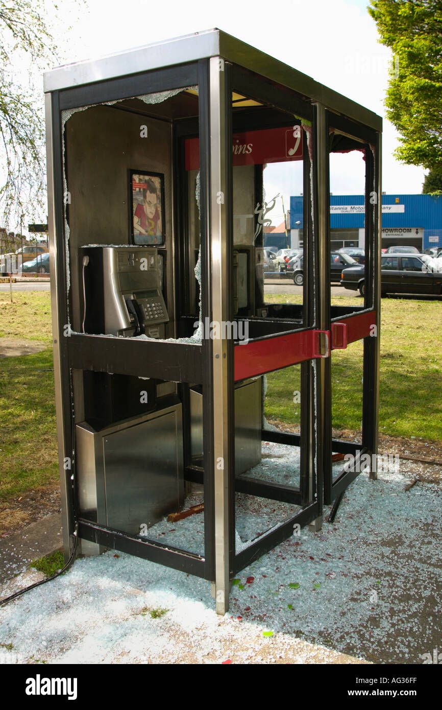 urban decay uk Vandalised BT telephone box with glass smashed in ...