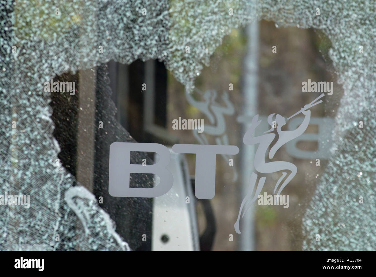 urban decay uk Vandalised BT telephone box with glass smashed in ...