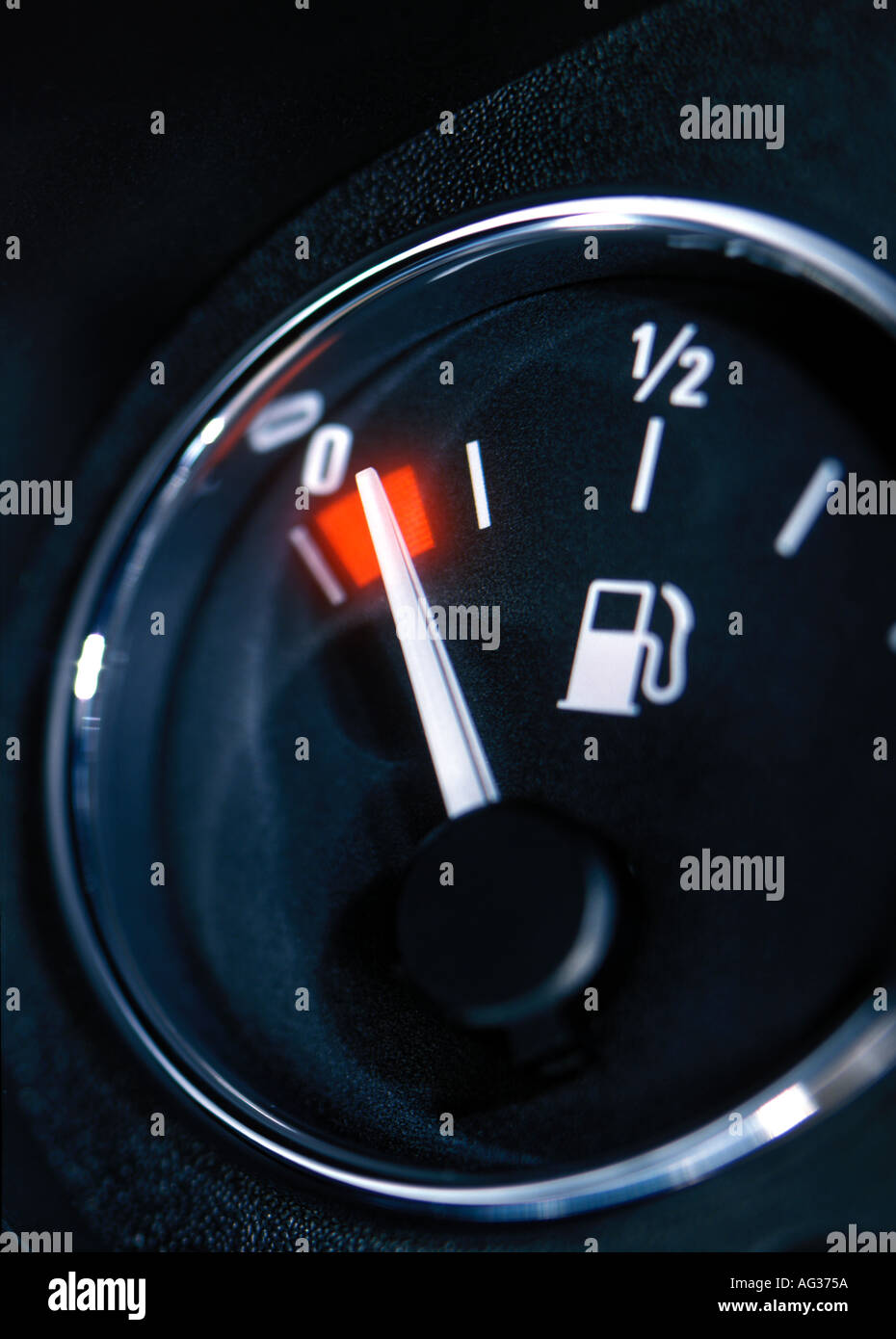 Fuel guage hi-res stock photography and images - Alamy