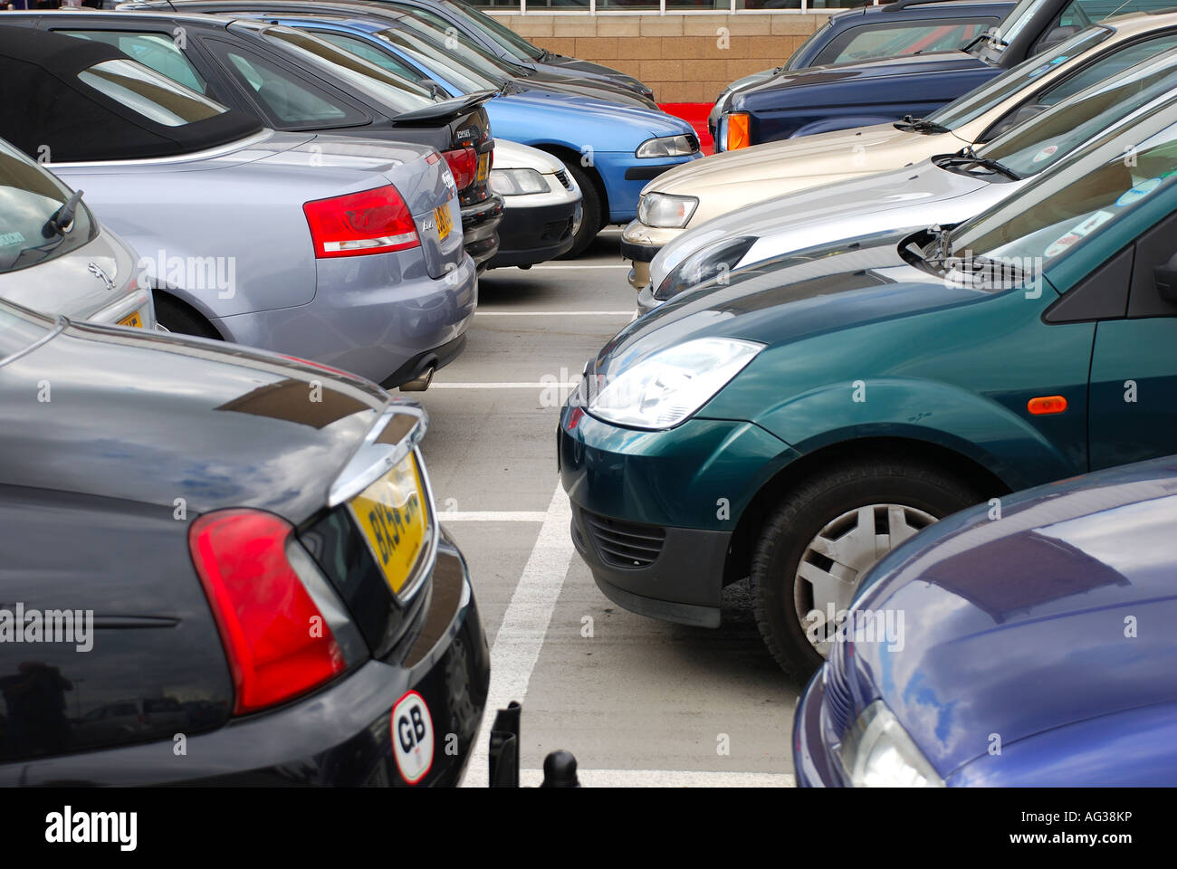 Disorganized parking hi-res stock photography and images - Alamy