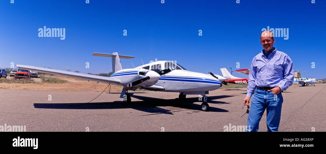 Flight training airplane hi-res stock photography and images - Alamy