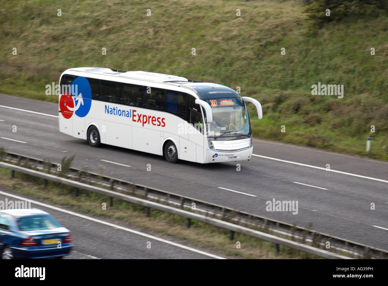 Motorway grass banking hi-res stock photography and images - Alamy