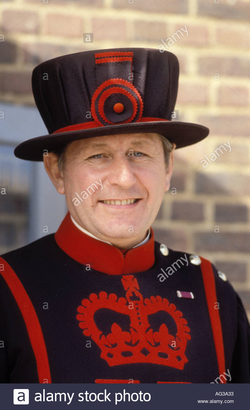 London Beefeater Guard High Resolution Stock Photography and Images - Alamy