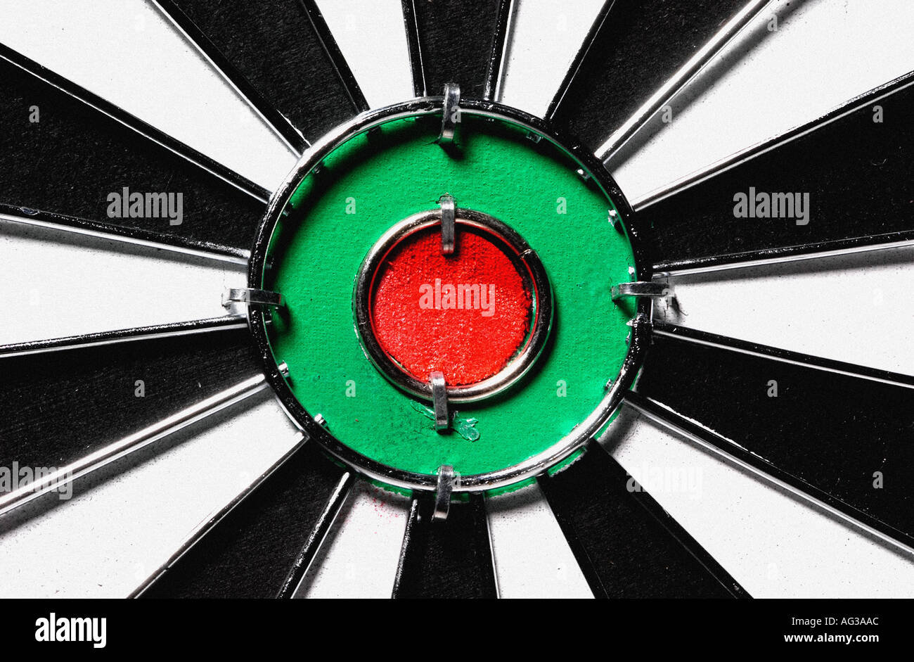 close up of centre of dart board showing bullseye Stock Photo - Alamy