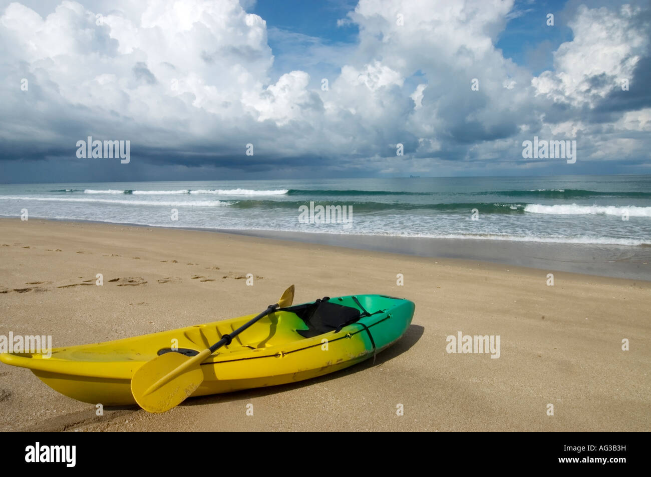Kayak on the beach Stock Photo - Alamy