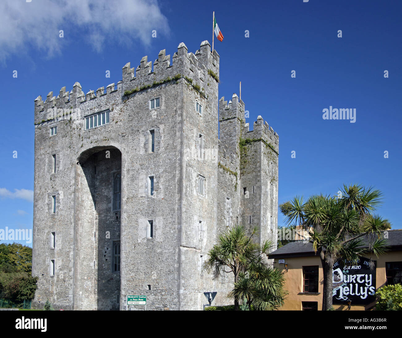 Bunratty Castle 15th century home of the O Briens Earls of Thomond ...