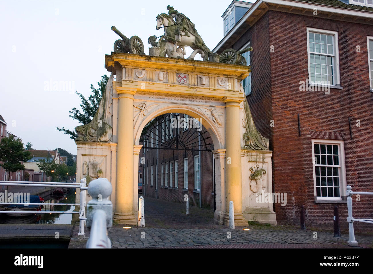 militia gate Leiden holland europe Stock Photo - Alamy