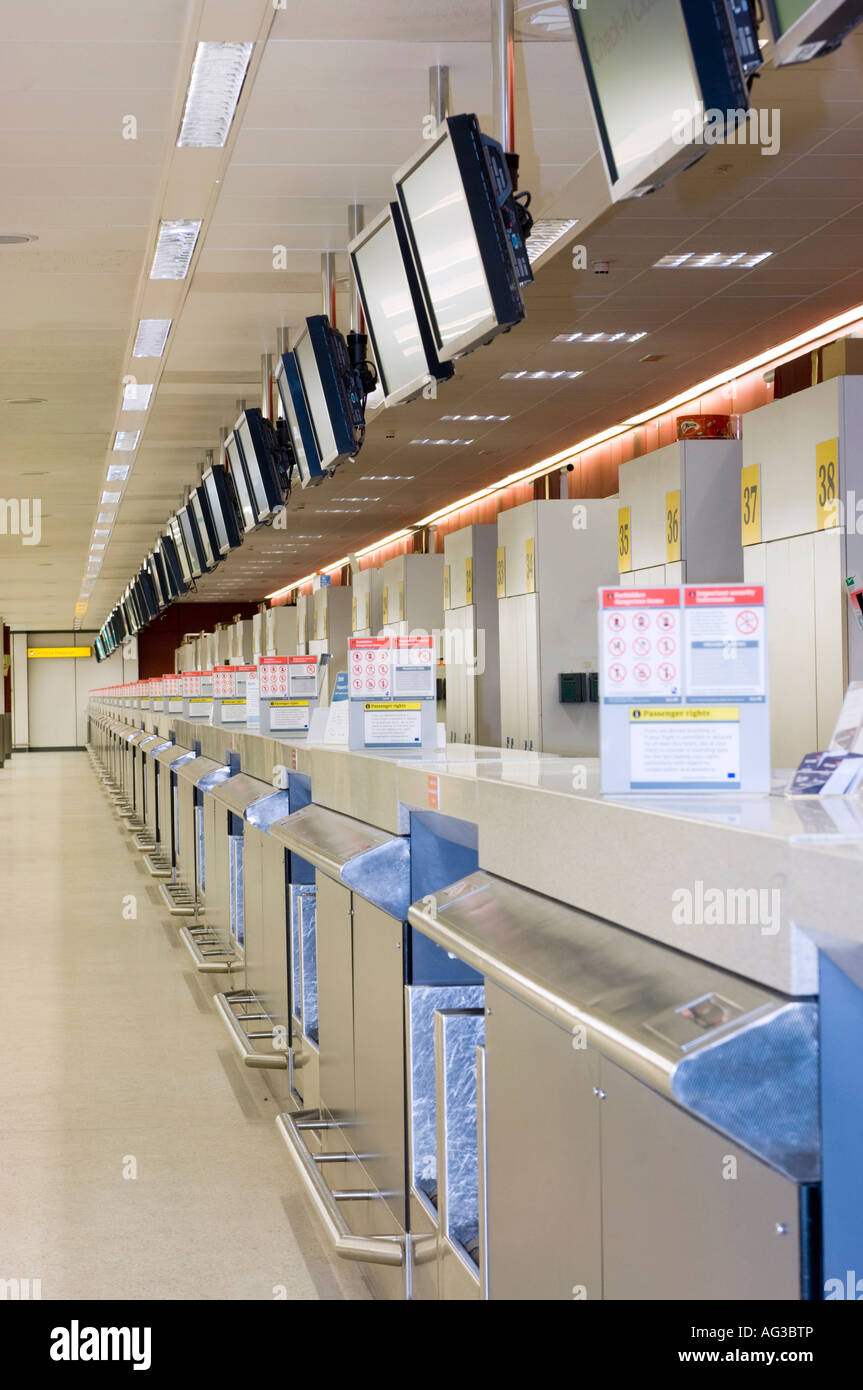 Edinburgh airport check in hi-res stock photography and images - Alamy