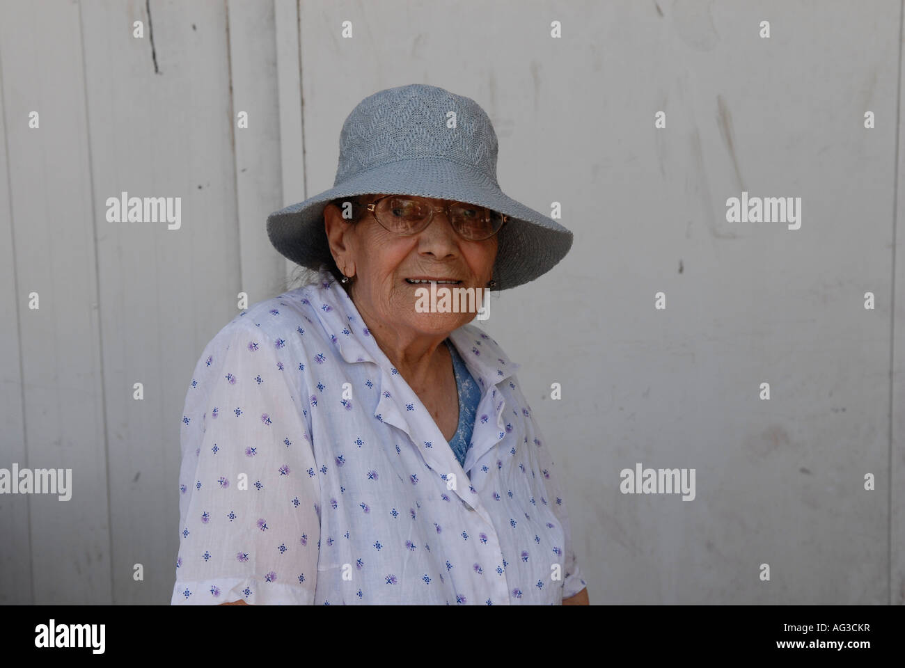 Elderly jewish woman israel hi-res stock photography and images - Alamy