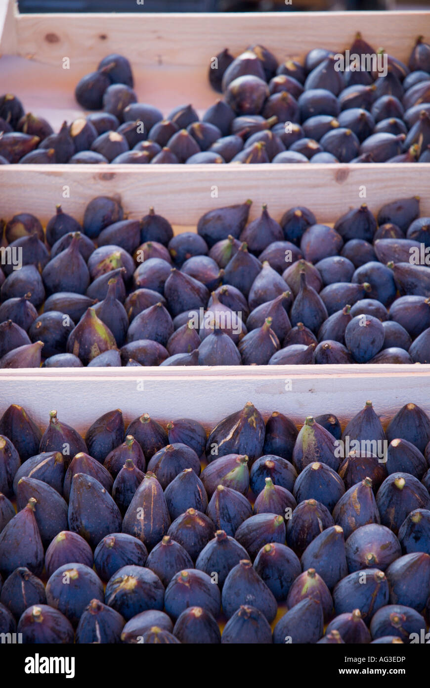 Purple figs at the Saturday market in Chamonix, France Stock Photo - Alamy