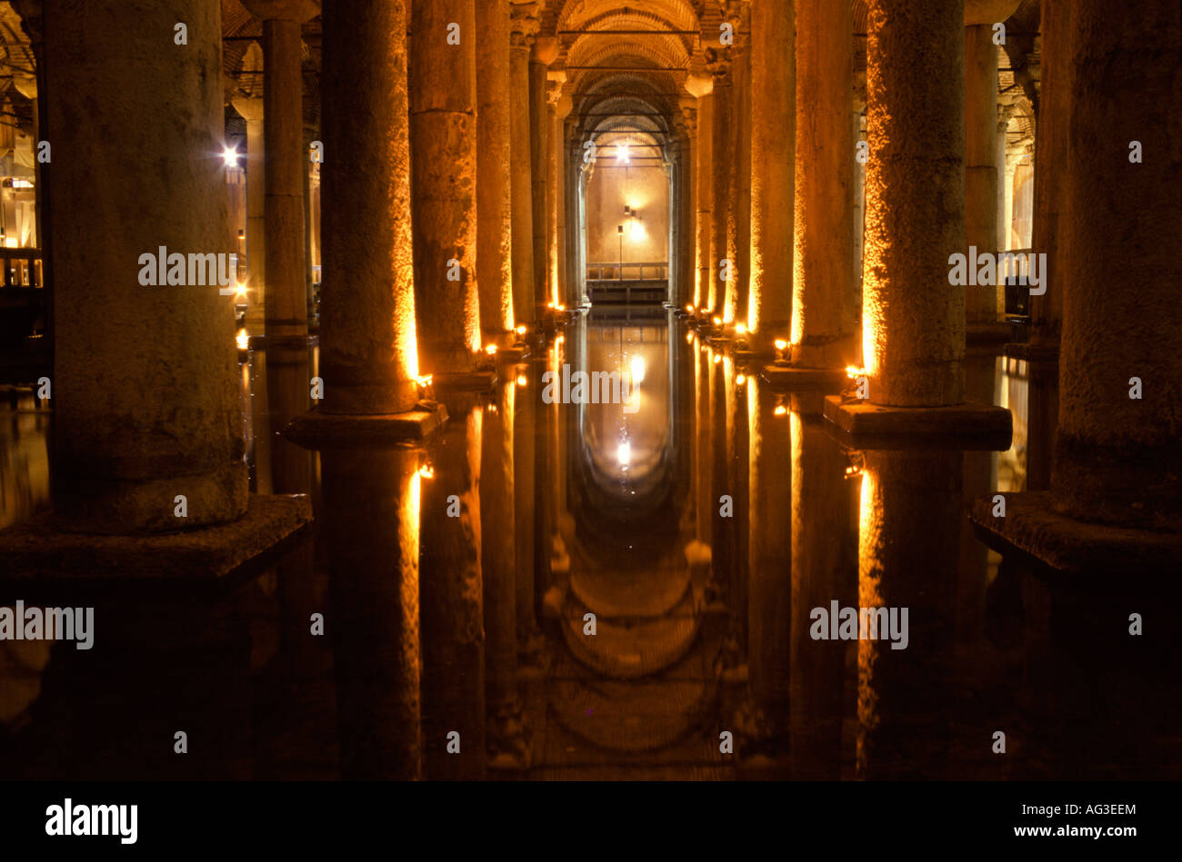 The underground Yerebatan Basilica Cistern built in the 6th century ...