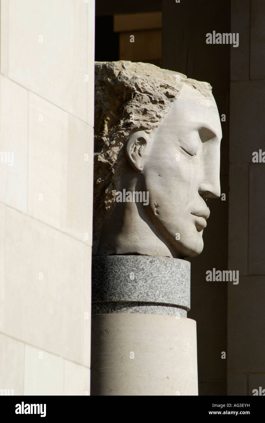 Head statue outside Paternoster Square square London Stock Photo - Alamy