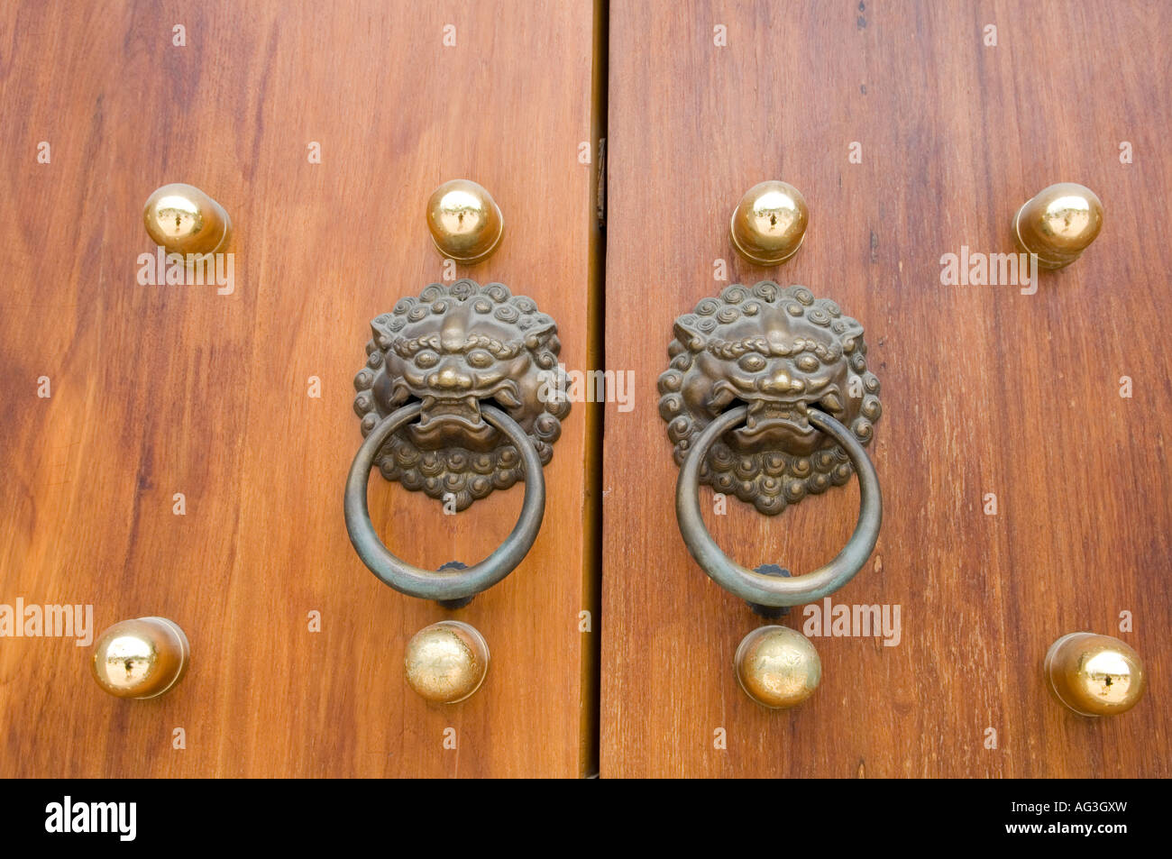Part of Traditional Chinese Gate, Jing'an temple, Nanjing Road, Huangpu ...