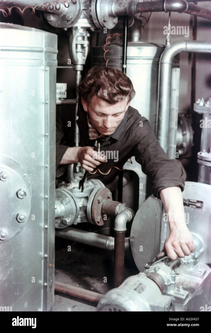 people, professions, fitter, Germany, 1950s, profession Stock Photo - Alamy