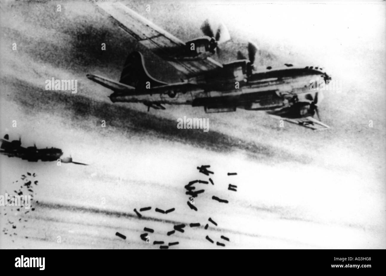 Bombs Dropping Stock Photos & Bombs Dropping Stock Images - Alamy