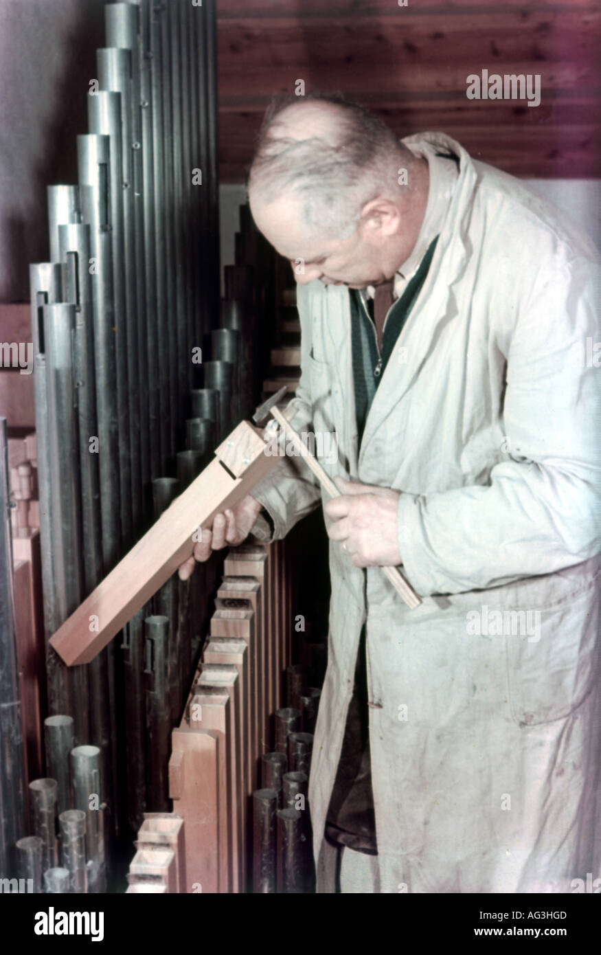 Organ builder hi-res stock photography and images - Alamy