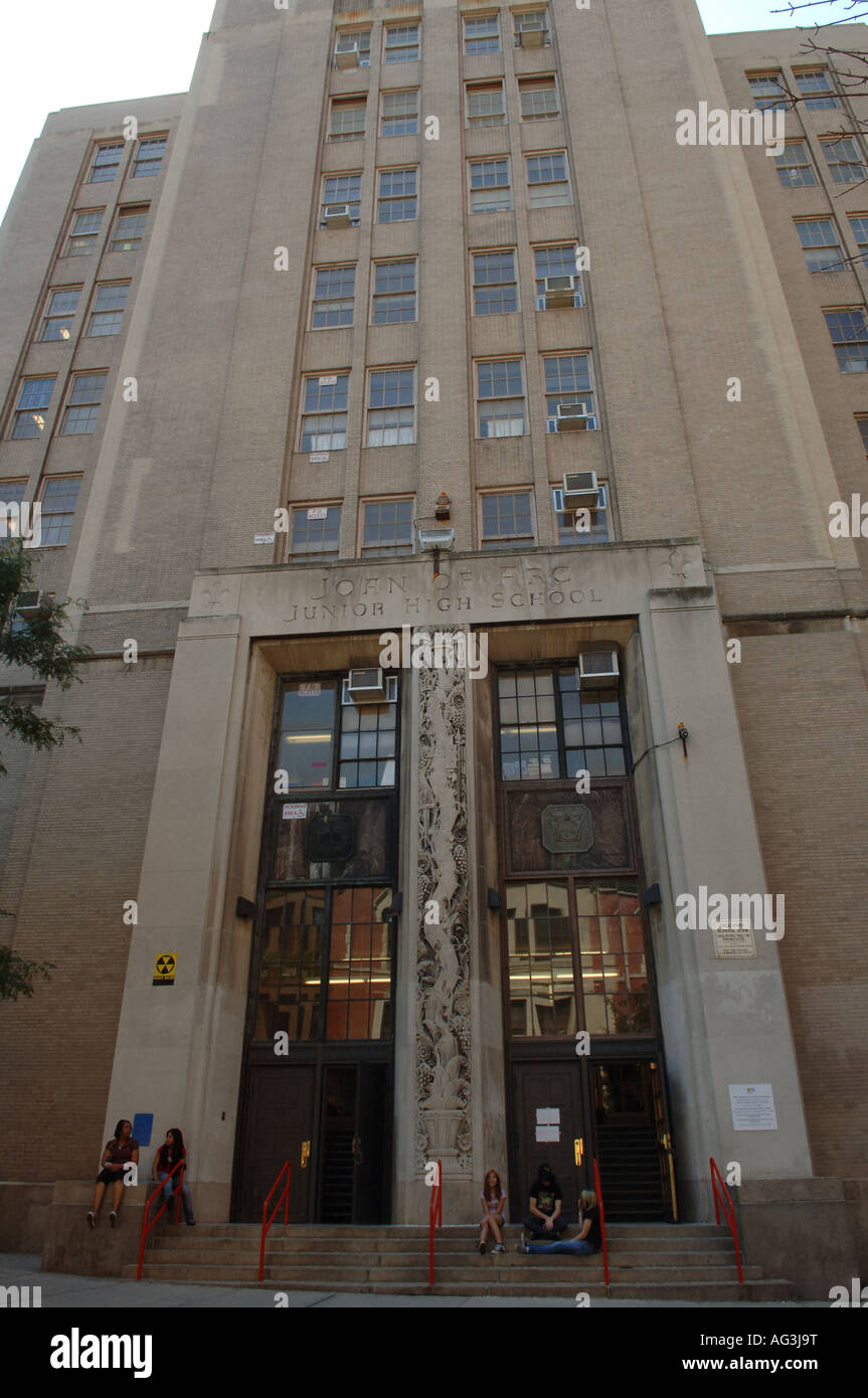 Junior high school exterior america hi-res stock photography and images ...