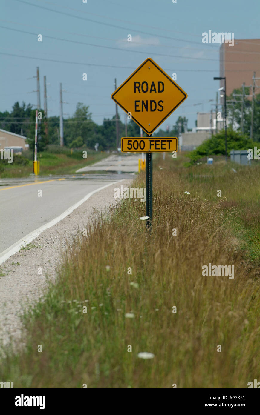 Traffic sign warning of road ends in 500 feet Stock Photo - Alamy