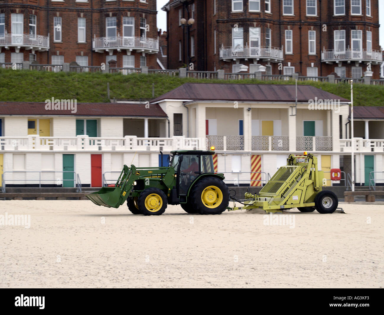 TRACTOR PULLING SAND BEACH CLEANER LOWESTOFT SUFFOLK EAST ANGLIA ...