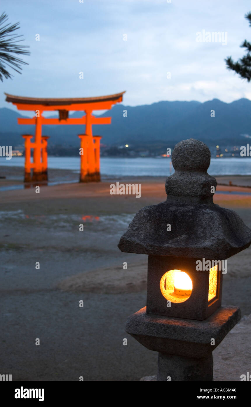 Japanese relegion hi-res stock photography and images - Alamy