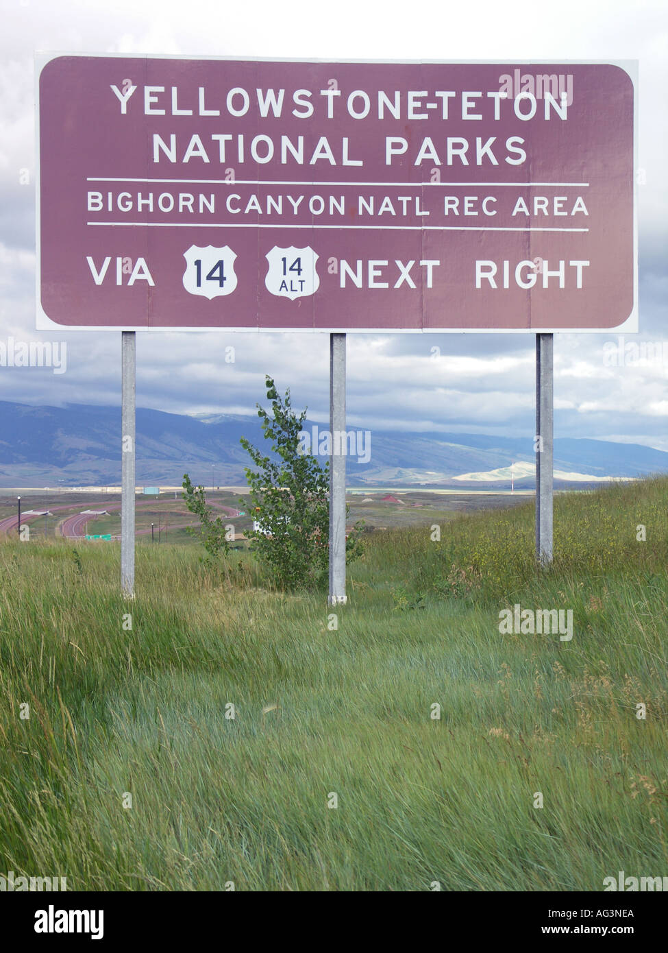 Yellowstone tourist information hi-res stock photography and images - Alamy