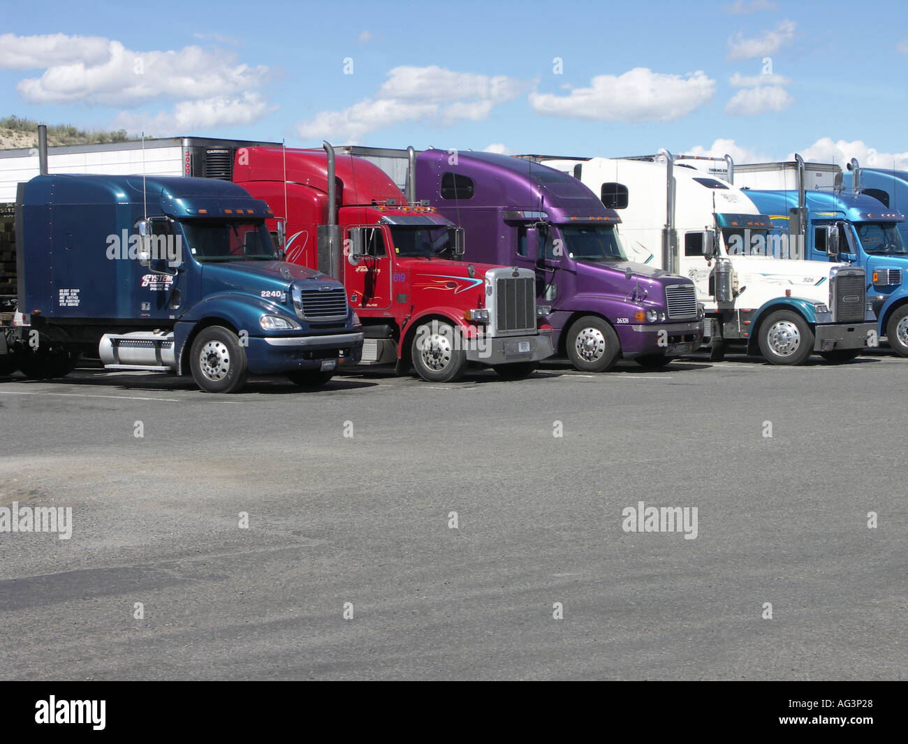 18 wheeler engine hi-res stock photography and images - Alamy